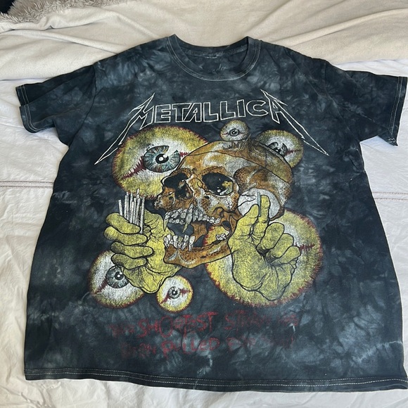 Tops | Metallica Graphic Tshirt | Poshmark